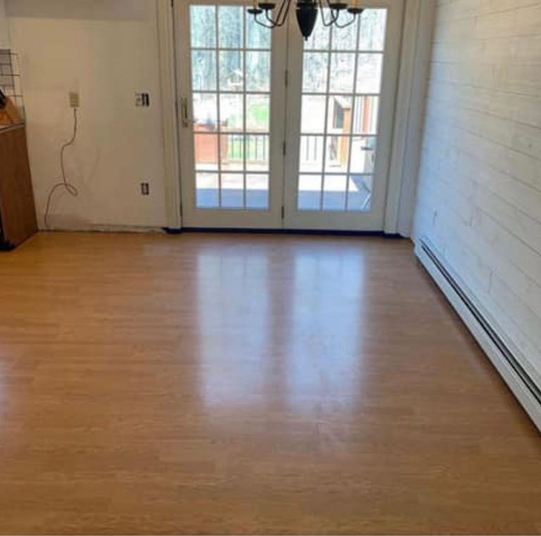 Chalk Paint® by Annie Sloan on Laminate Flooring (Annie’s Matte Lacquer ...